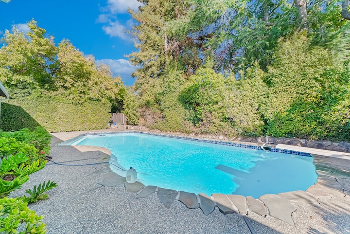 Spacious 4br Home W/pool, A/c & Multiple Kingbed - Santa Clara, CA