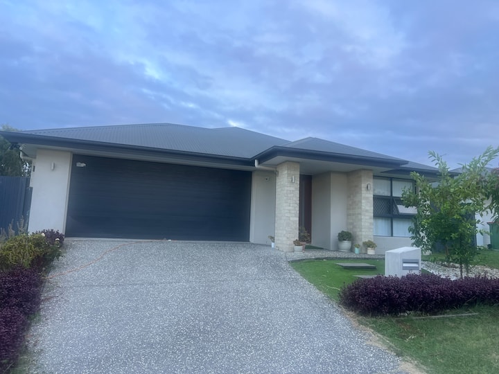 Modern Family Retreat In Yarrabilba
Spacious. - Logan Village