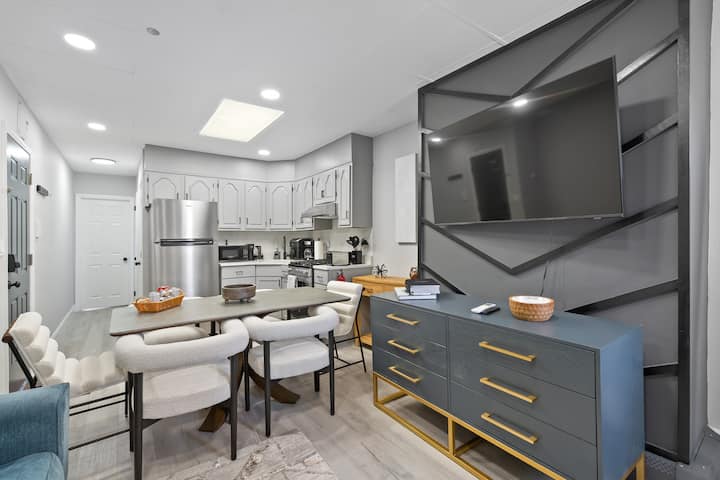 Jersey City Gem:2br Apt By Bus Stop To Nyc Access - Jersey City, NJ