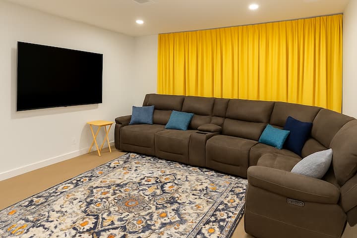 Spacious & Modern Home In Citrus Heights - Citrus Heights, CA