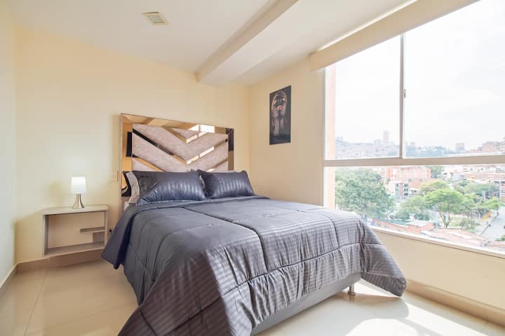 Beautiful Central Apartment – 13th Floor View - Medellín