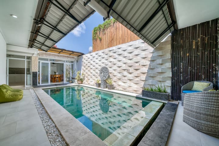 Private Villa In Jimbaran - Bali