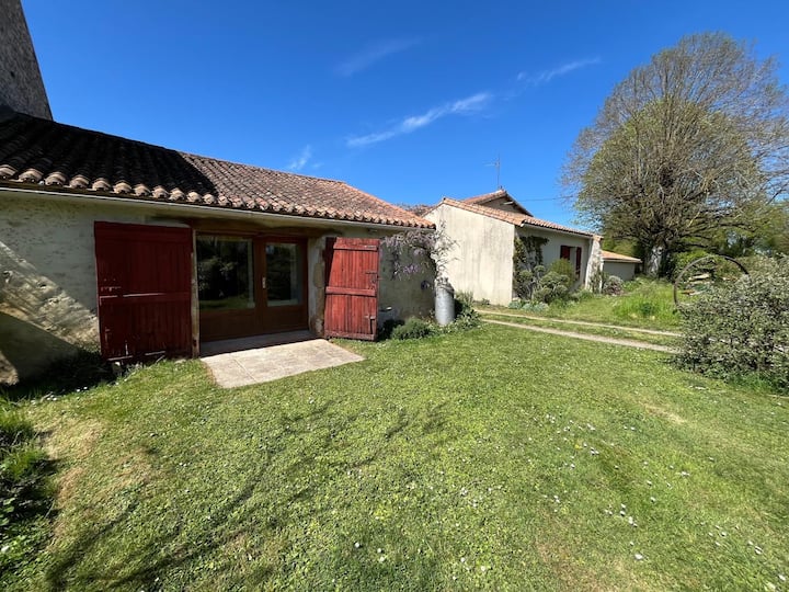 Gîte Met Eigen Tuin. - Deux-Sèvres