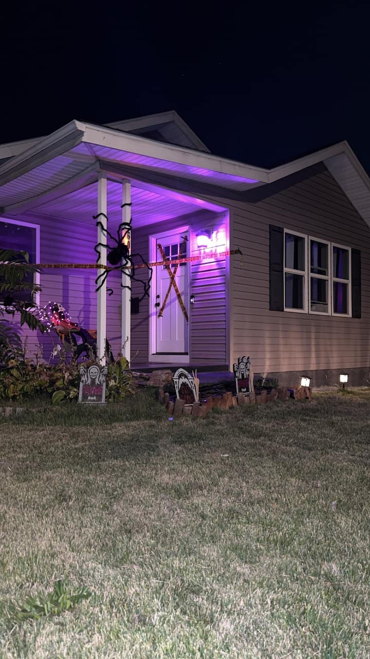 Private Small Home, Spooky Good Vibes - Splash Pad, Bethalto