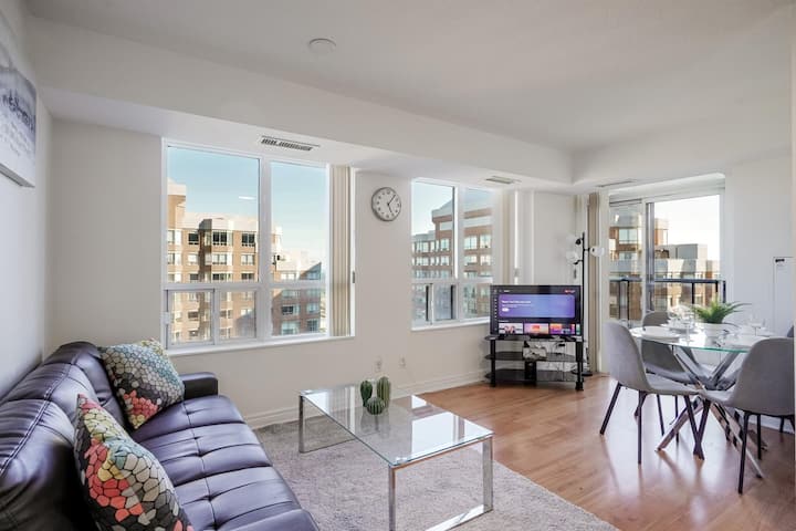 Luxurious 2br /1bth Condo Walk To Square One Mall - ミシサガ