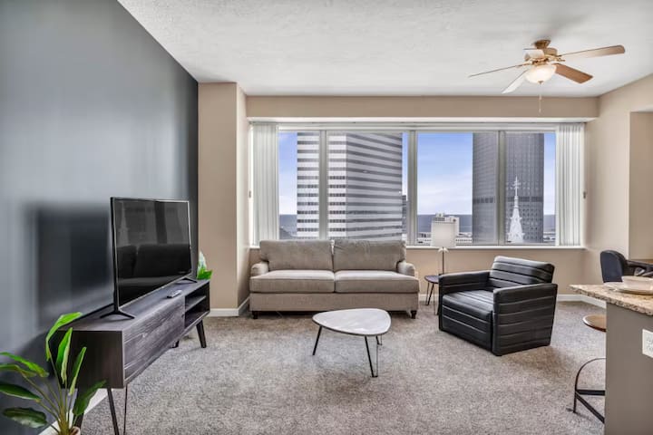 Cityview Escape • Stylish 1br + Gym & Free Parking - Cleveland