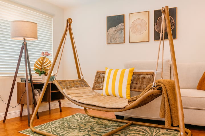 Chic Comfort Home | Perfect For Families & Friends - Pasadena, CA