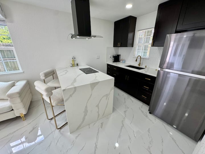 Luxury Home 5,2 Miles Airport+king Bed+wifi+washer - Spring, TX
