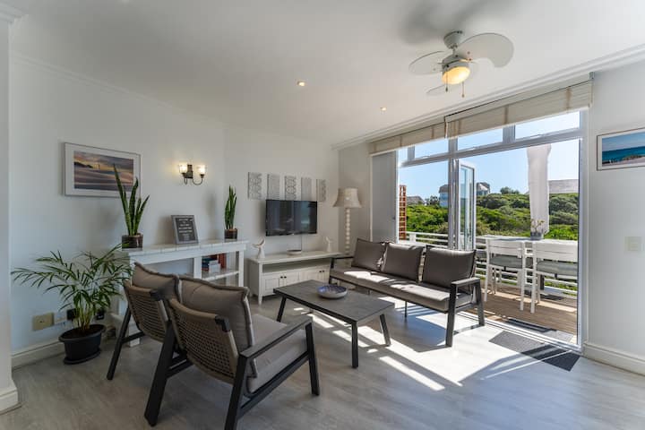 Baytime - Beachfront Apt With Pool & Sea Views - Saint Francis Bay