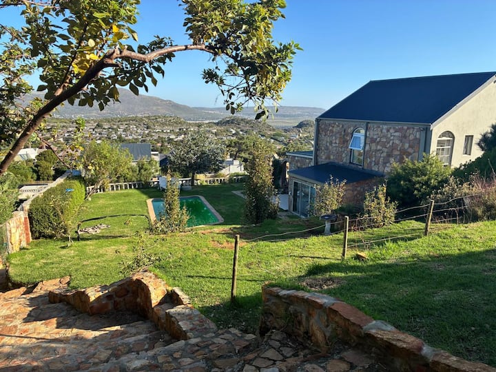 Protea Lodge Urban Farm - Cape Town