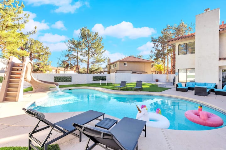 Vegas Pool Oasis • Slide • Poker Table • Bbq Time - Las Vegas, NV