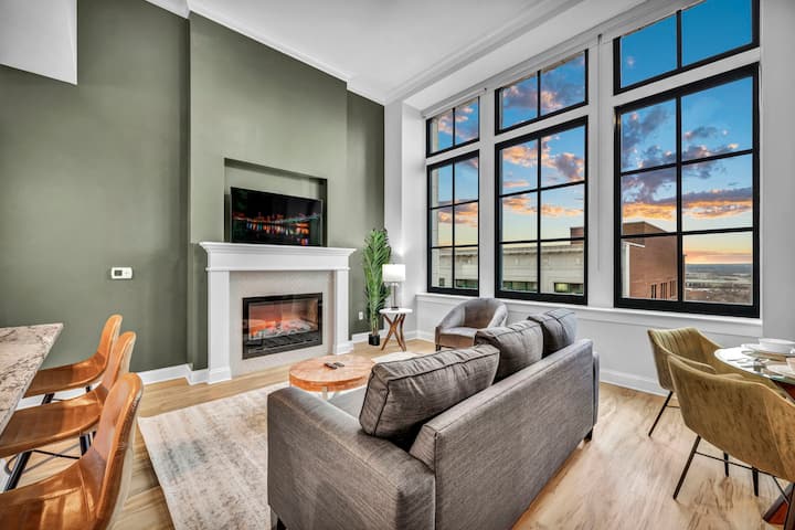 Luxury Condo In Playhouse Square: Walkers Paradise - Cleveland, OH