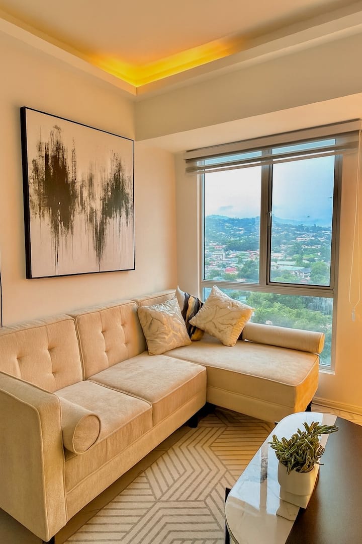 Elegant 1br Across Sugbo Mercado W/ Netflix & Pool - Cebu