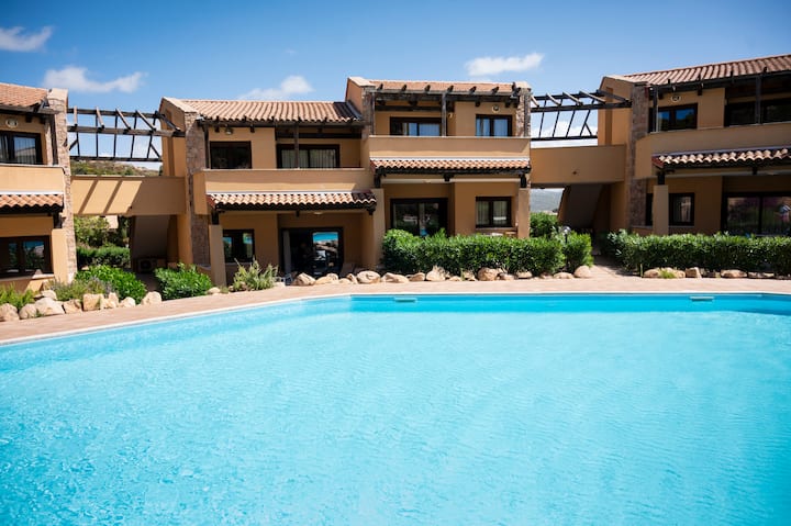 [Domu Bonora] Relax Among Red Rocks And Pool - Costa Paradiso