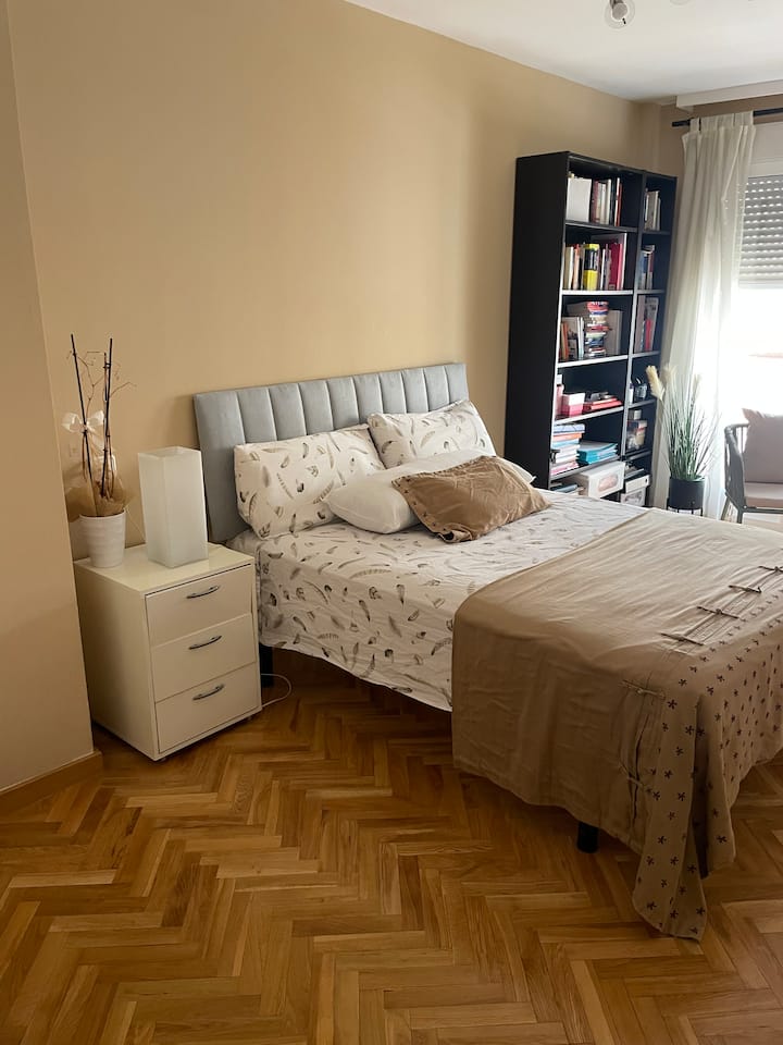 Habitación En Paseo De Feria - Albacete