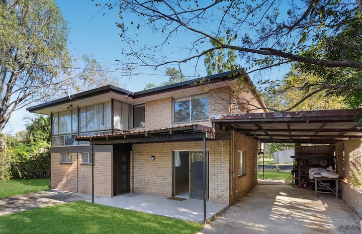 House At Riverview For Big Group - Ipswich