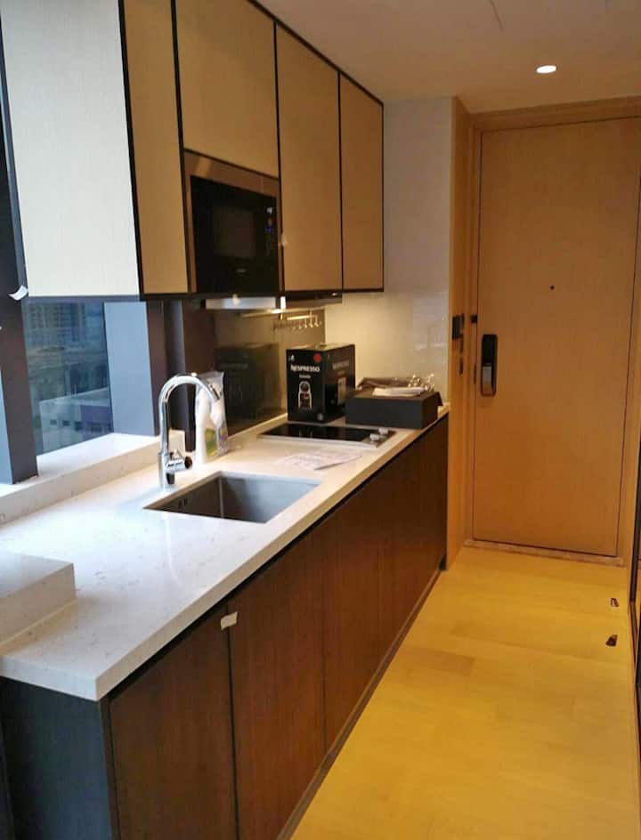 Olympic - Square Mile W/ Balcony & Seaview - Hongkong