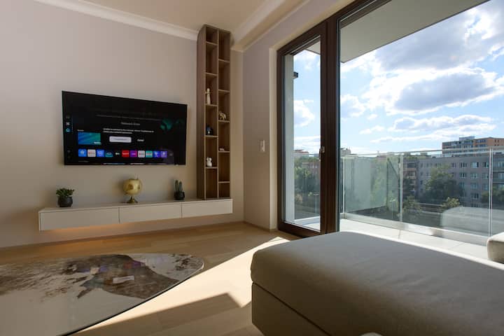 Luxury Apartment With Parking |New 2025 Building| - Prague