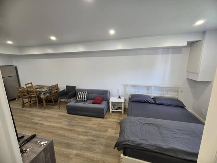 Spacious Studio With Ac - Montreal