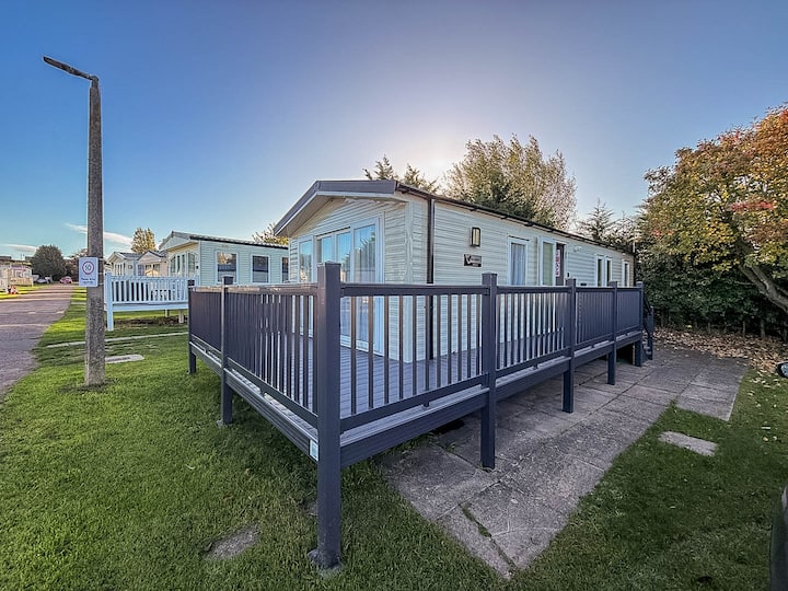 Caravan By The Beach At Manor Park Ref 23018b - Old Hunstanton Beach