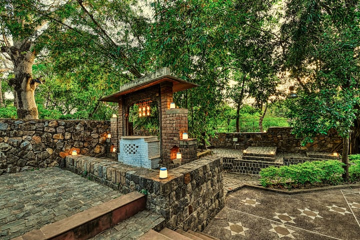 The Retreat By 8mh I Boutique Farmstay With Pool - New Delhi
