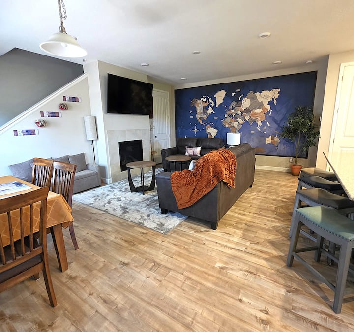 Eastbridge Elegance - Quiet Yet Near Everything! - Aurora