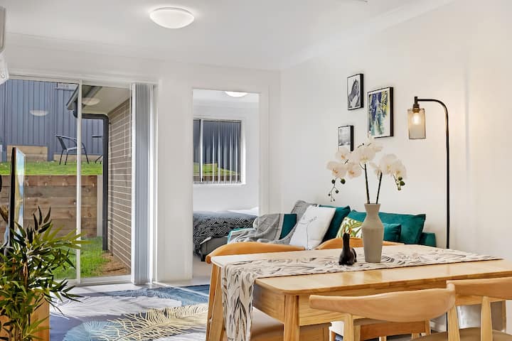 Spacious 5b Cobbitty Home | Double Garage - Camden