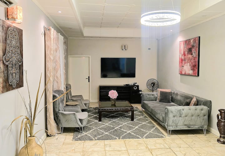 Luxury Villa, With A Private Chef, Staff And Pool. - Liberia