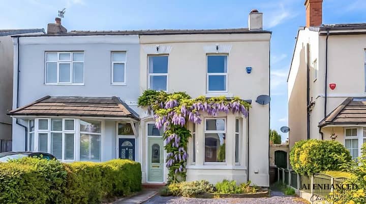 Victorian Home In Birkdale - Southport