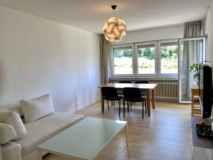 Strahlend Helle Wohnung Am Stadtrand - Bergisch Gladbach