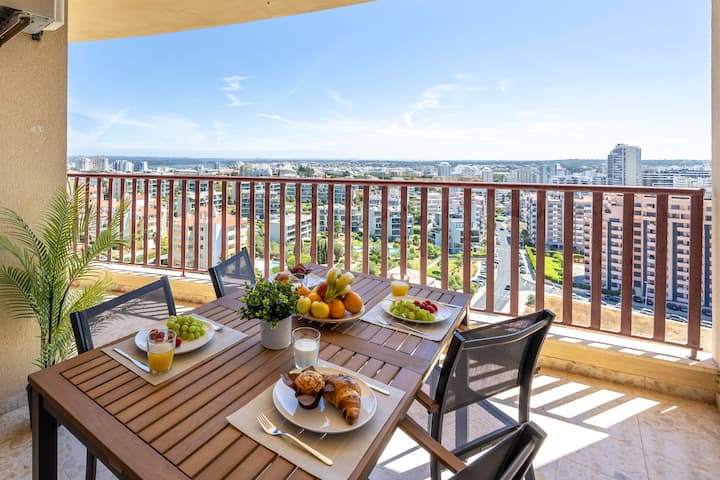 Behappy 4 Min To Beach, Balcony And Ocean View 12 - Portimão