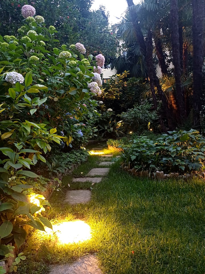 Central Milan Luxury Villa With Garden & Elevator - Milan