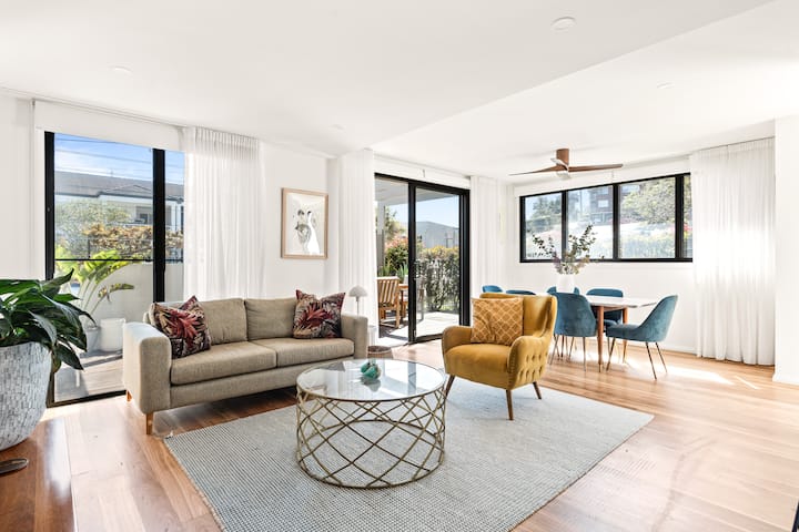 Knock Knock | Great Location | Funky Styling - Merewether