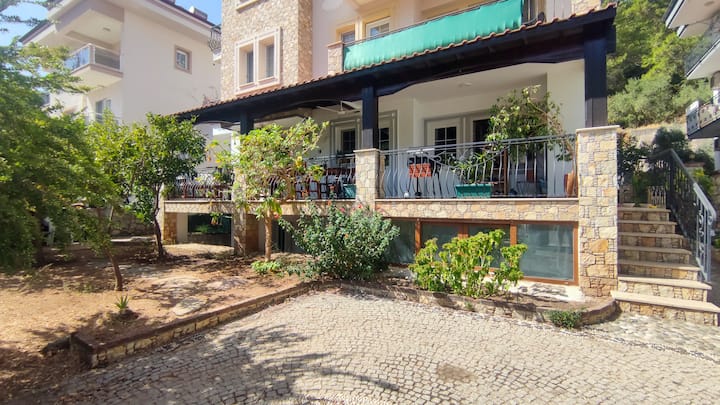Huzurlu Bahçe Katı • ŞEhre Yakın, Doğayla İç İçE - Fethiye
