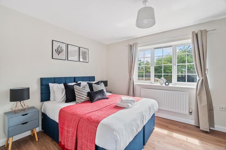 The H&s House Accommodation In Gillingham - Gillingham