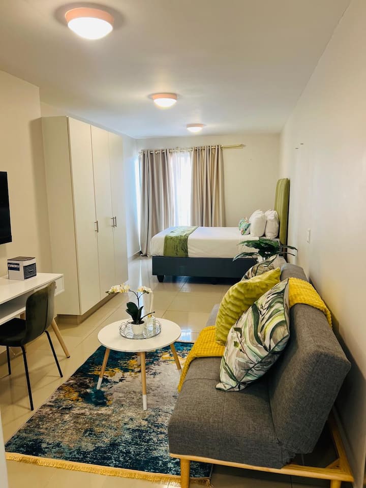 Comfortable Corner Umhlanga - Near Gateway - Mount Edgecombe