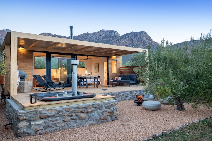 The Olive Pod - Minimalist Klein Karoo Luxury - Montagu