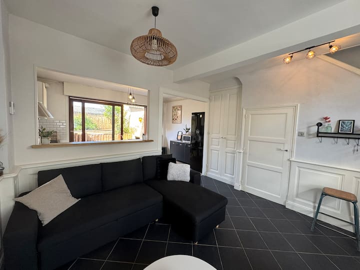 Charmante Petite Maison En Plein Centre-ville - Mayenne