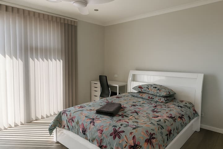 43 R6 Private Single Room In Shared Home Nr Fsh/mu - 