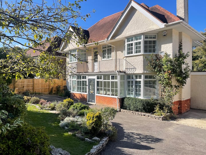 Stylish And Tranquil Seaside Escape - Bournemouth