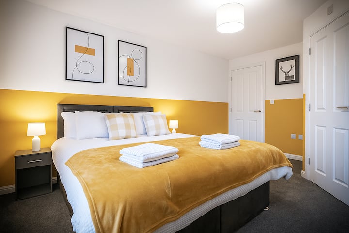 Contractor Friendly 4bed, Long Stays! Free Parking - Bristol