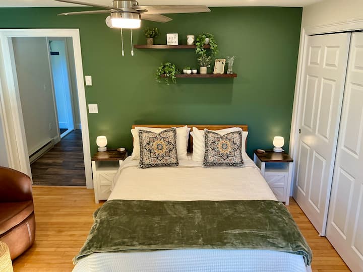 Private Petite Executive Suite In Concord Nh - Pembroke, NH