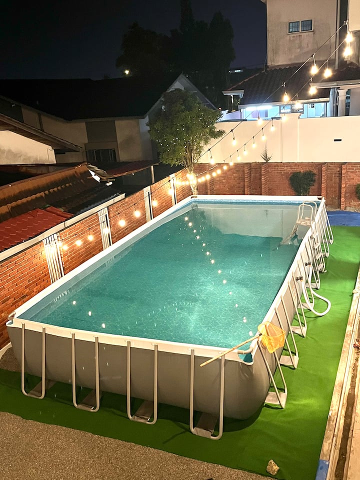 Batu Pahat Town Area Pool Villa With Ktv Room - Batu Pahat