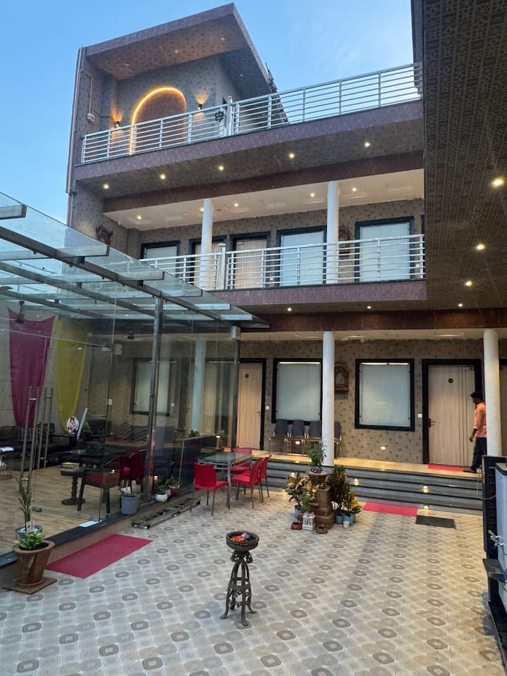 Kanha Retreat Spiritual Homestay - Vrindavan