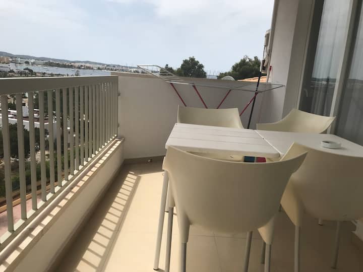San Antonio, Solo Temporal, Contrato L.a.u. - Ibiza