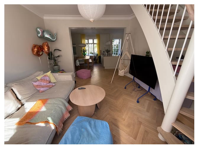 Historic Townhouse W/ Private Garden · ØSterbro - Copenhague