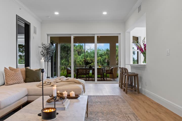Luxury Intracoastal Bliss  Extended Stay - Palm Coast, FL