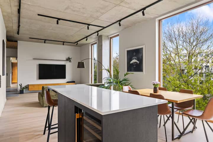 Luxury Penthouse In Best Area, Balcony & Parking - Tallinn