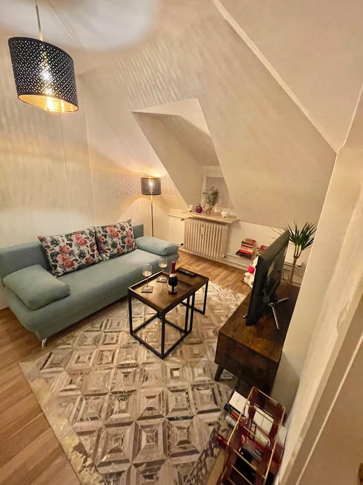 Attic Apartment In The Heart Of Schwabing! - Munique