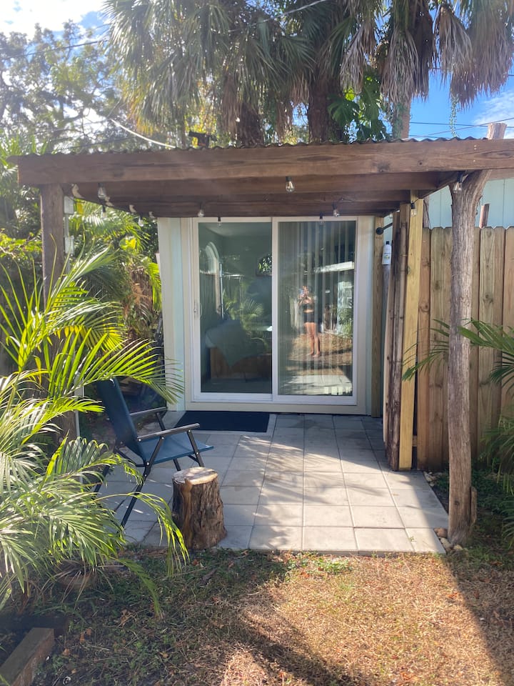 Coastal Garden Studio - St. Petersburg, FL